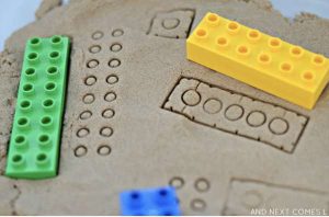 Play Idea: Kinetic Sand and Legos – Lesson Plans